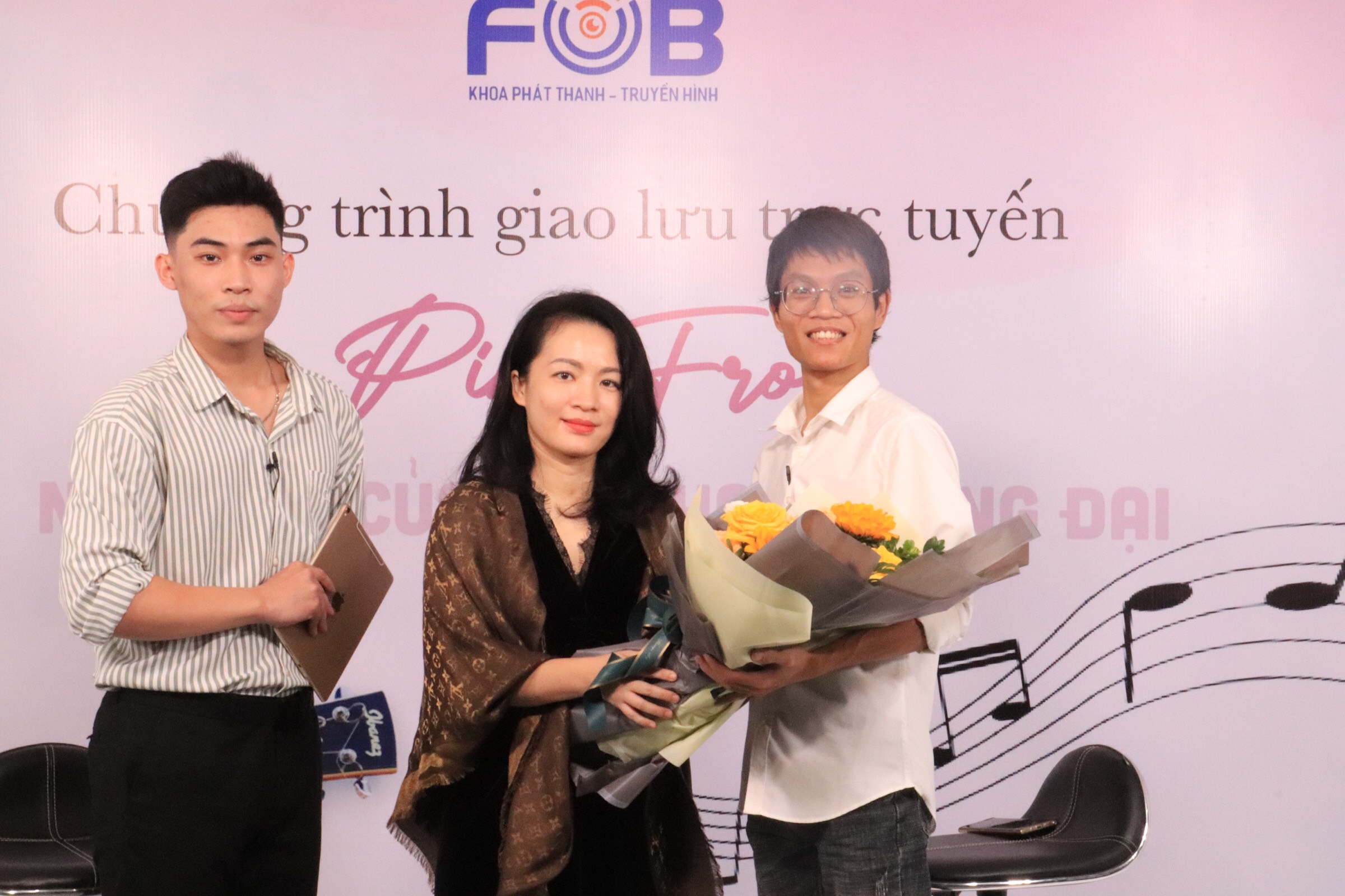 Song Tre News - Với Pink Frog: "Âm nhạc giúp chữa lành vết thương tâm hồn"