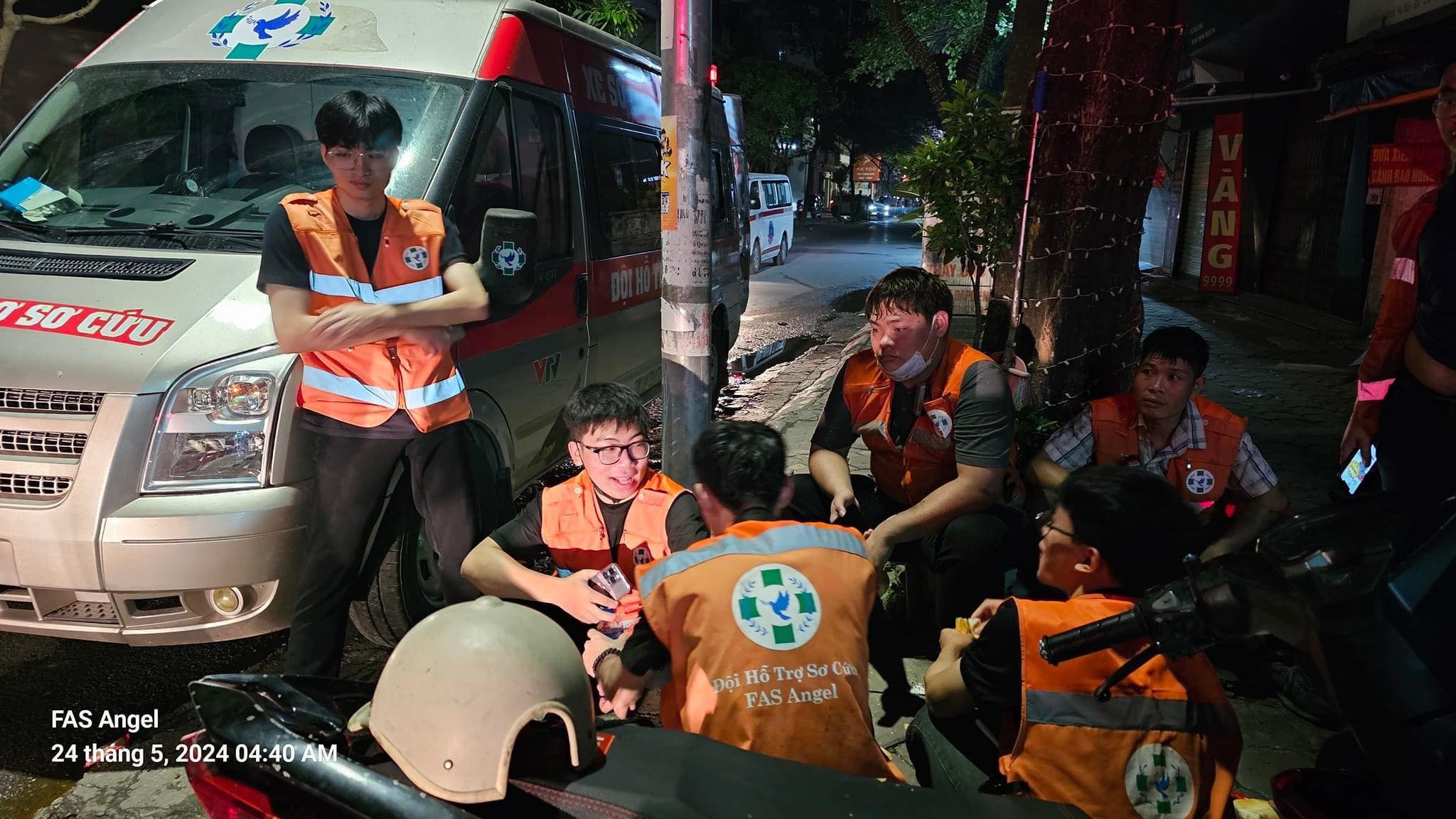Song Tre News - Đội trưởng đội cứu hộ FAS ANGEL: "Ngõ quá hẹp khiến ...