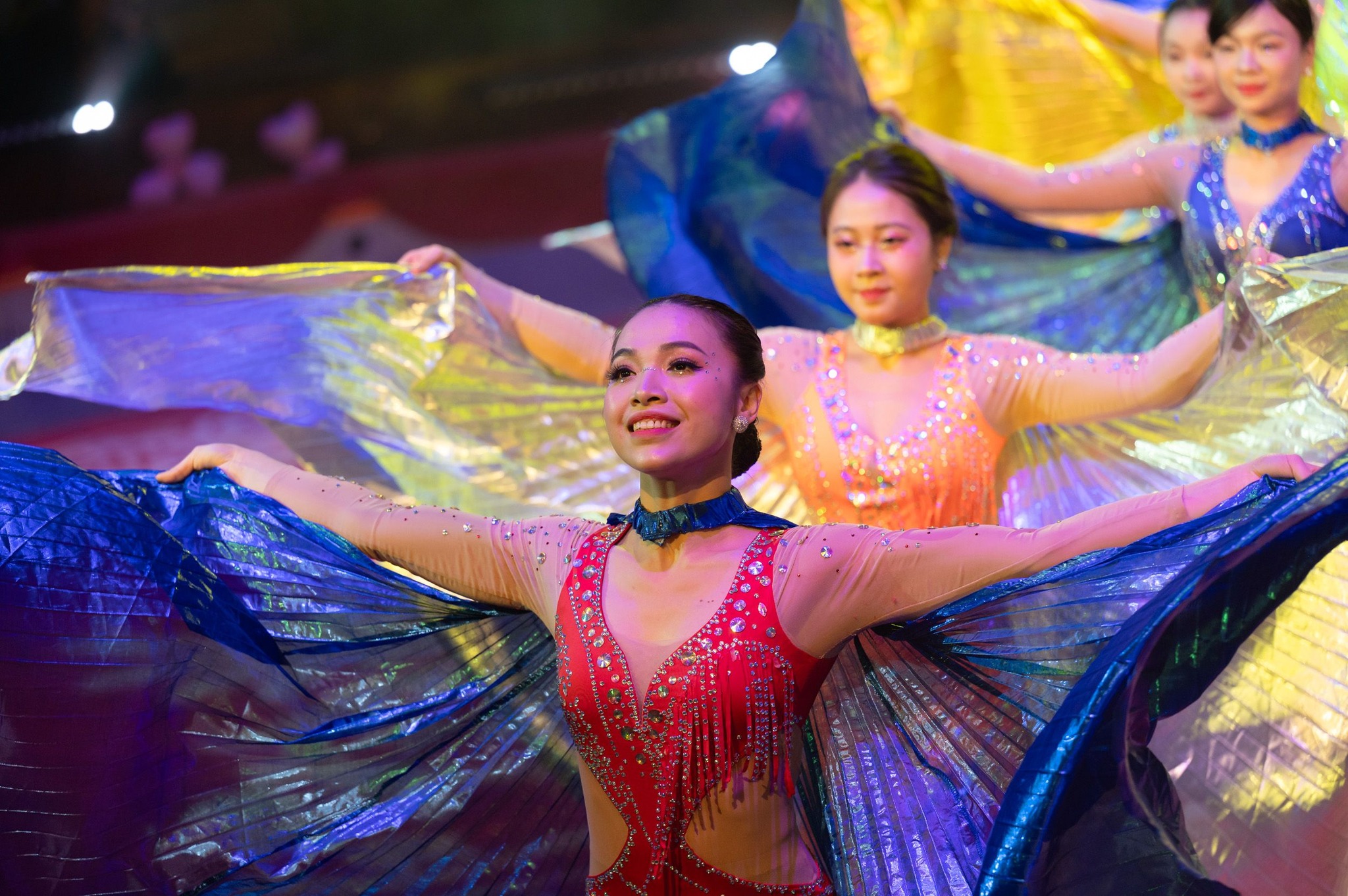 Song Tre News - Phía sau hào quang của "bóng hồng làng xiếc" Bùi Thu Hương